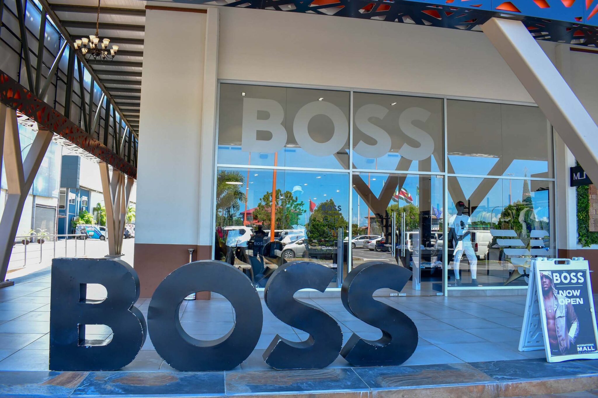 BOSS – International Mall of Suriname